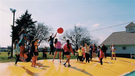 Lakeview Retreat Hosts Senior Class Trip The Uproar