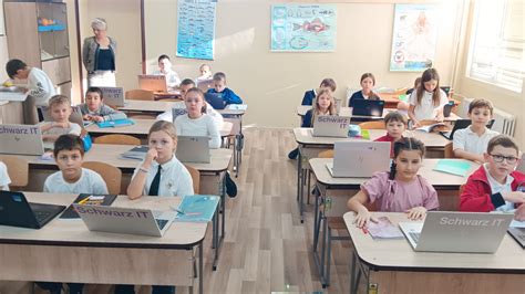 Нови възможности за украинските ученици с Кан Академия Образование без раници