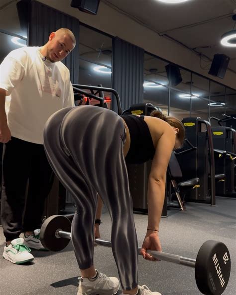 СТАНИСЛАВ ФИТНЕС ТРЕНЕР АСТАНА Тренировка на спину ⌛️ 1 Тяга штанги к поясу открытым