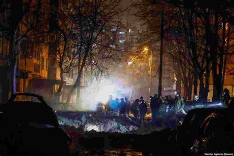 Наслідки російської ракетної атаки на Київ у фото розбиті домівки десятки поранених серед них