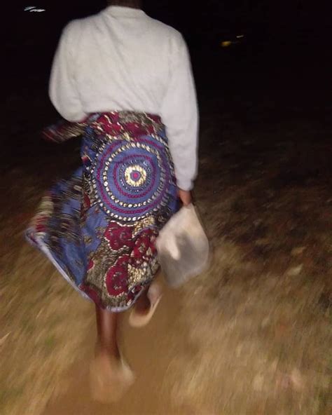 La Police Sauve Un Nouveau Né Enterré Vivant Par Sa Mère De 21 Ans