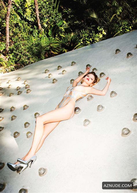 Stephanie Loba Amanda Booth And Sydney Roper Photographed Naked In A Sas Photoshoot By Tony