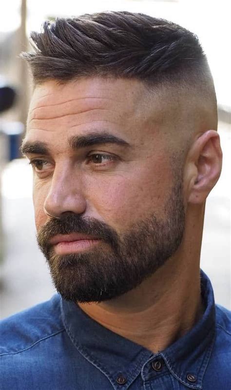 Sleek Skin Fade Wavy And Full Of Texture This Undercut Fade Is An Excellent Choice If You