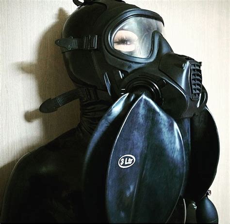Pin On Gasmaske