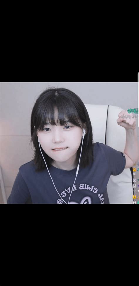 ㅇㄹ 에이밍이나 케리아로 아이콘 얘기 나오는데 제작하실거면 퀄리티랑 가격 둘중 하나는 무조건 버려야합니다 롤 리그 오브