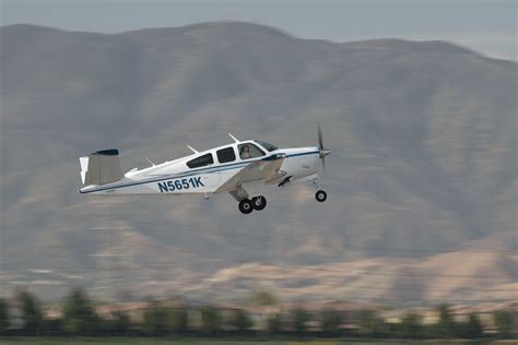 Not Just Cessna A Closer Look At Other 5 Single Engine Piston Aircraft