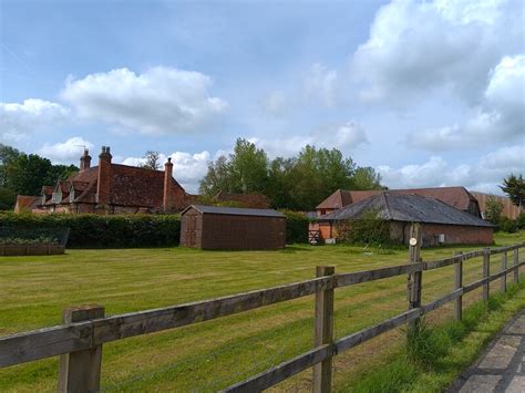 Woodside Farm © Oscar Taylor Cc By Sa20 Geograph Britain And Ireland