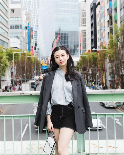 Con gái bom sex Khâu Thục Trinh gây tranh cãi với gương mặt mộc hốc hác khác 180 độ so với ảnh