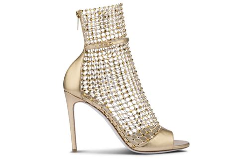 Tia Mowry Gets Festive In Gold Heels For Lilly Singhs Diwali Party