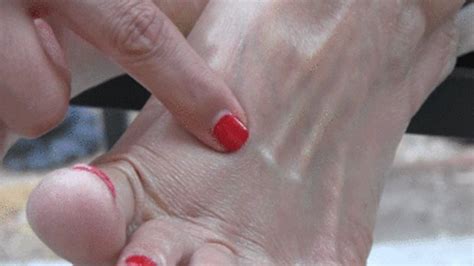 I Trace My Feet Veins For You Mov Zoey Holloways Fetish Flix