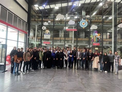 امسال به اتفاق بچه های کلاس و استاد محترم خانم دکتر سلاجقه از شرکت بزرگ دیجی کالا بازدید داشتیم