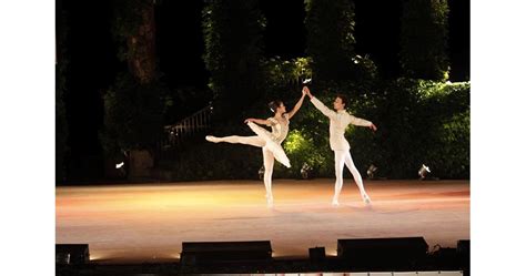 Проф Елдар Алиев и Сара Нора Кръстева в журито на Международния балетен конкурс във Варна