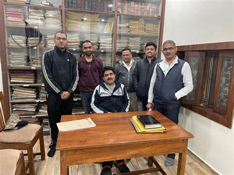 Advocate Day Celebrates In Presence Of Our Senior Adv Ravendra Mishra Sir At Chember Office 💐