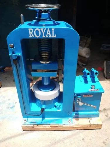 Cube Testing Machine Kn Hand Operated At Piece Cube Testing Machine In Ahmedabad