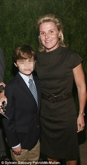 Manhattan Socialite Lara Trafelet Sues Accounting Firm For Outrageous 75 000 A Week Divorce