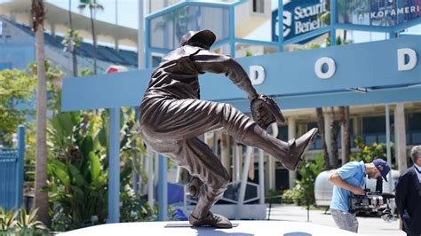 Dodger Legends Statues At Dodger Stadium Los Angeles Dodgers