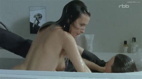 Жеральдин Пелас Nude Pics Страница 2