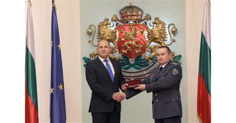 Президентът Румен Радев удостои полковник Ганецовски със звание „бригаден генерал“ Снимки