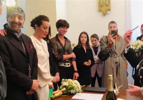 „დავაქორწინეთ მაშ “ დათო ევგენიძემ მესამე ცოლზე ოფიციალურად