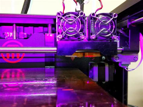 Buildin Projects Makerbot Replicator X Initial Impressions Extruder Upgrade And Dissolvable