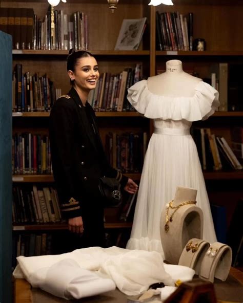 تیلور هیل سوپر مدل ۲۷ ساله آمریکایی عروس شد