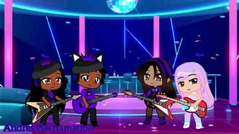 Andreagirl822 Leahthesavage Beneaselena And I Are Holding The Guitars