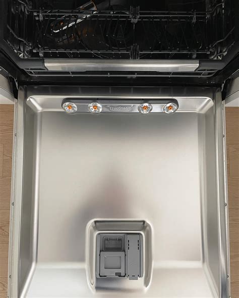 나다운 미니멀라이프 1일1살림 한달에 한번하면 좋은 식기세척기통살균 오늘은 구연산으로 식세기 내부 물 때 청소를 해본다 ️바닥에 있는 필터 청소 후 ️구연산을