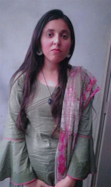 ayesha tahir medium
