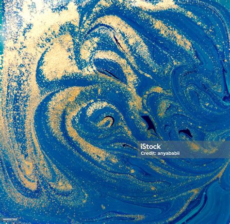 블루와 골드 액체 짜임새입니다 손으로 그린 마블 배경입니다 잉크 대리석 추상 패턴 0명에 대한 스톡 벡터 아트 및 기타 이미지 0명 대리석 무늬 장식 대리석 효과