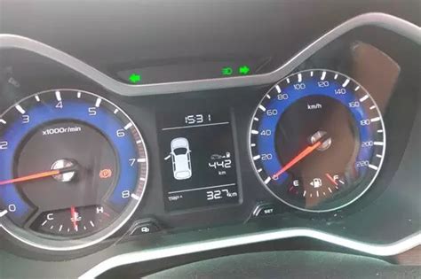 吉利远景x3仪表盘图解 远景3灯光演示 吉利远景3使用手册 第4页 大山谷图库