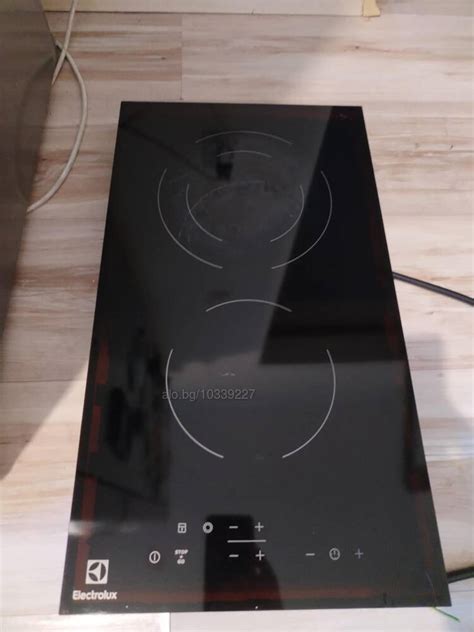 Керамичен плот за вграждане Електролукс Котлони плотове Електролукс Черен Готварски печ