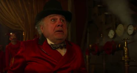 Danny Devito Takes Center Stage In New Dumbo Image Mxdwn Movies