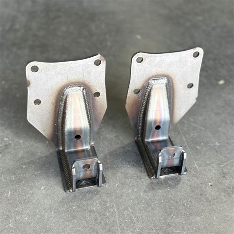 08 Rear Leaf Spring Hanger Kit With Shackles Blowing Diesel Designs