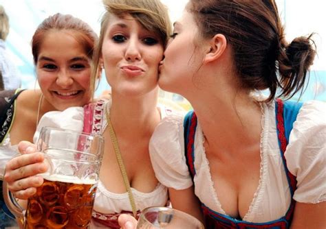 Cleavages Of Oktoberfest Girls 66 Pics