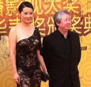 袁立走光乳房两点爆出 袁立透视装露三点 达人家族