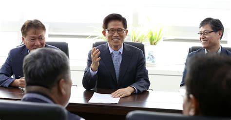 한국노총 찾은 김문수 위원장