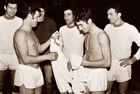 პოზიტიური 1936 წლის 30 მაისს დაიბადა ყველა დროის ერთ ერთი უძლიერესი მარჯვენა გარემარბი სლავა