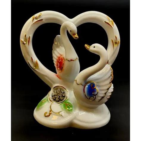 Лебеди с сердцем фарфор 26962 — цена 484 грн в каталоге Статуэтки