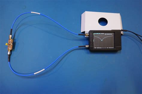 Making A Tracking Generator For The Tinysa Ultra Spectrum Analyzer