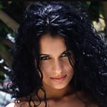 Gleicy Santos Babe Page Watch This Centerfold On Freeones