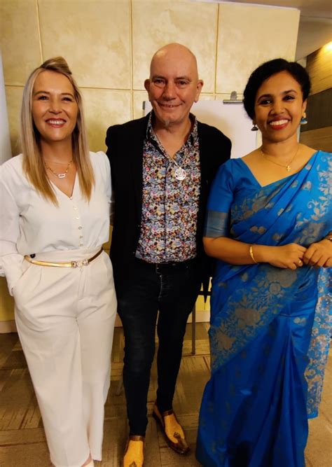 Siji Varghese Leaders In Lipstick® On Linkedin In The Pursuit Of Gaining Some Golden Nuggets