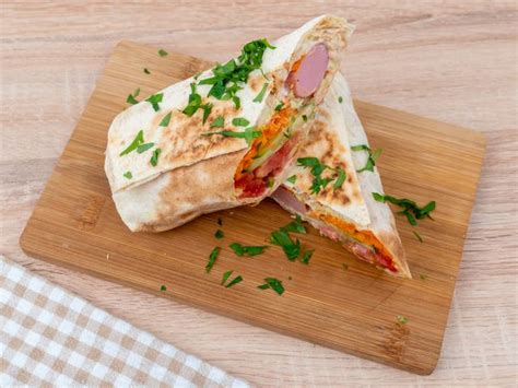 Хот-дог в лаваше – пошаговый рецепт приготовления с фото на 108 калорий ...