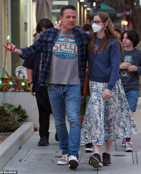 Ben Afflecks Harsh Warning To Daughter Violet Revealed As 18 Year