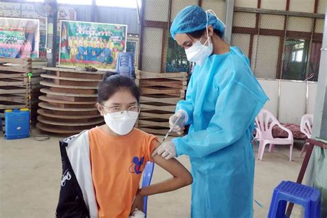 နမ့်ခမ်းမြို့၌ အသက် ၁၈ နှစ်အထက် ပြည့်သူများနှင့် ကာကွယ်ဆေးထိုးရန် ကျန်ရှိသည့် ပြည်သူများအား