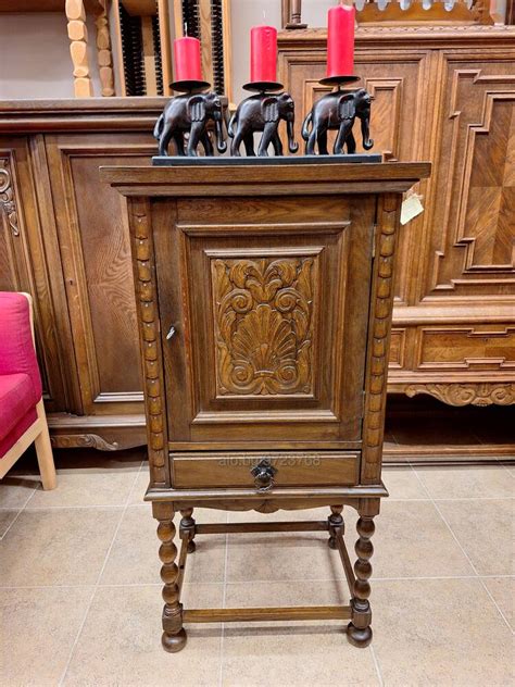 Винтидж шкаф с богота дърворезба Шкаф Мебели за дома и офиса София Винтидж шкаф комод
