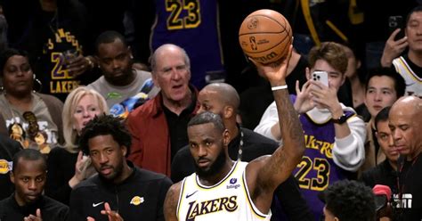 Lebron James Se Convirtió En El Primer Jugador De La Historia En La Nba