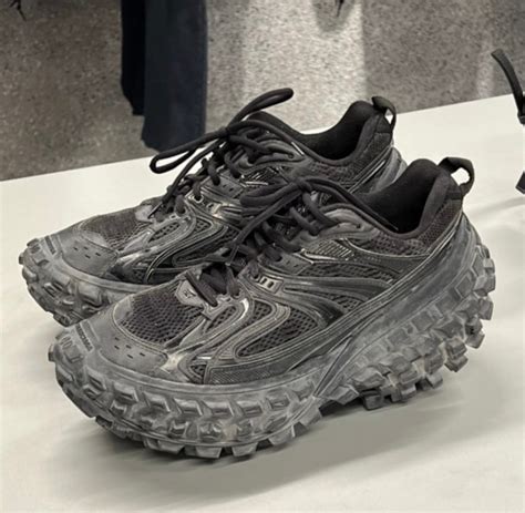 발렌시아가 디펜더 42 후루츠패밀리