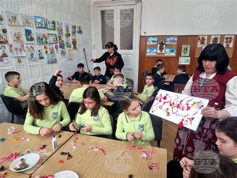 Работилница за мартеници отвори врати в Центъра за работа с деца в Плевен Утро