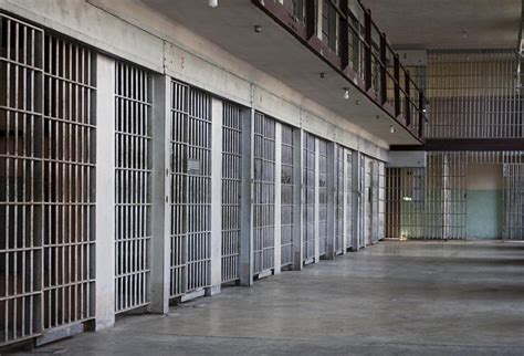 How Big Is A Prison Cell At Julian Mcneil Blog