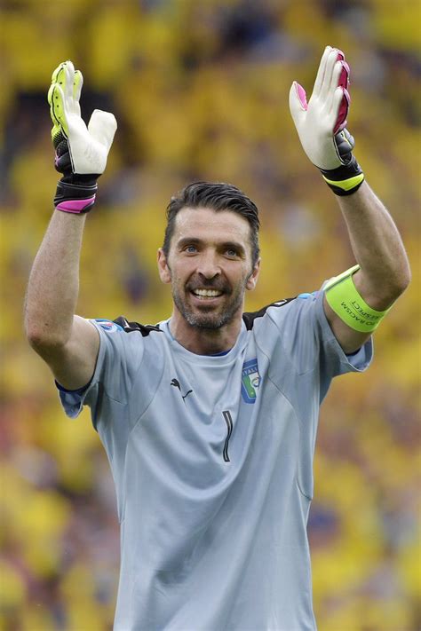 Gianluigi Buffon Italy Goalkeeper Good Soccer Players Soccer Players